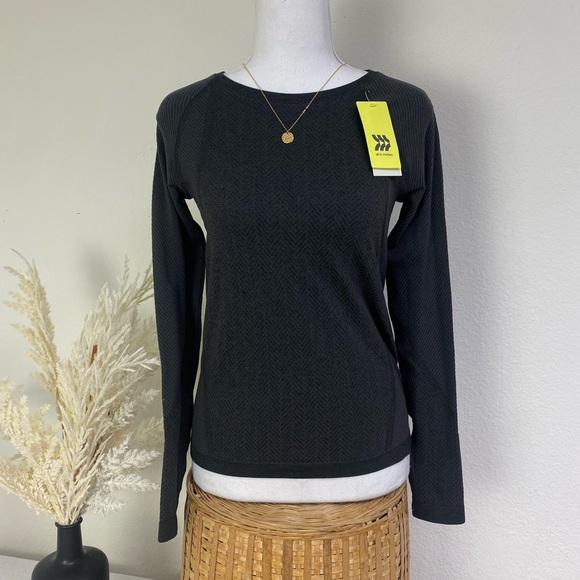 all in motion | Tops | Nwt Womens Textured Seamless Long Sleeve Top All ...